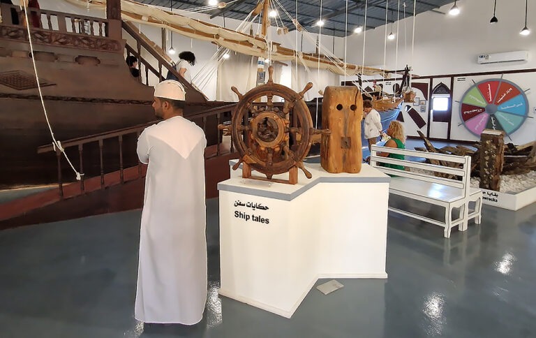 Dhau-Werft in Sur: Maritime Meisterwerke - Asien Lifestyle